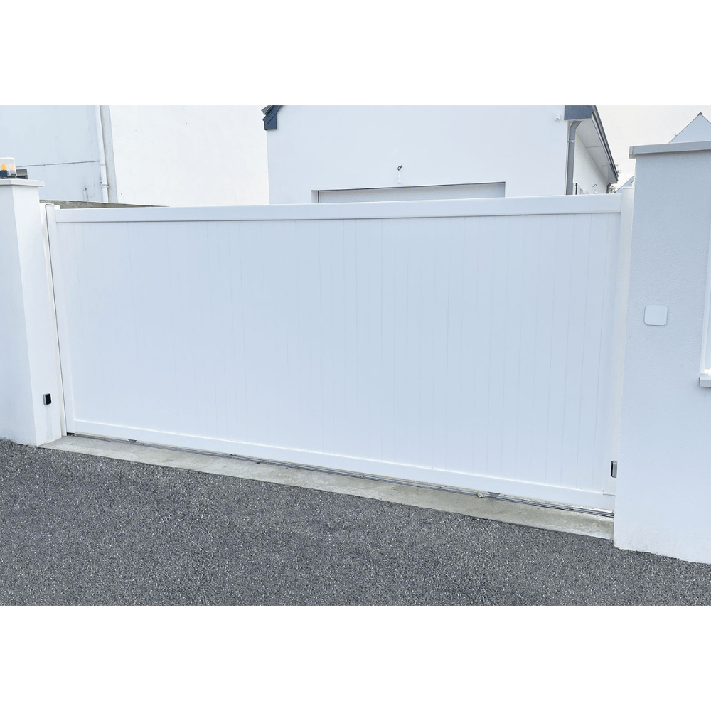 Luxury Sliding Driveway Gates | Slab Maicy | Flat top Electric